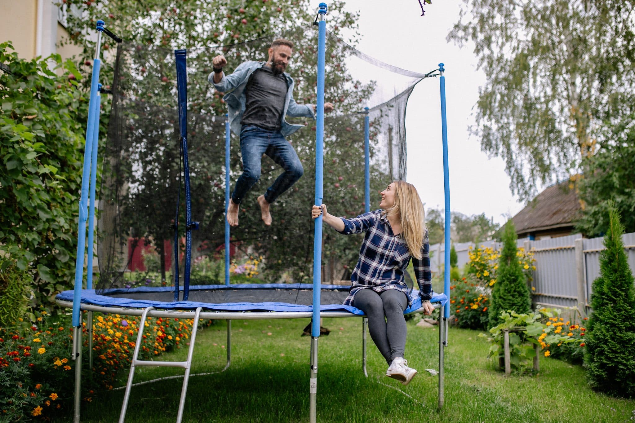 Le trampoline, une décoration de votre jardin